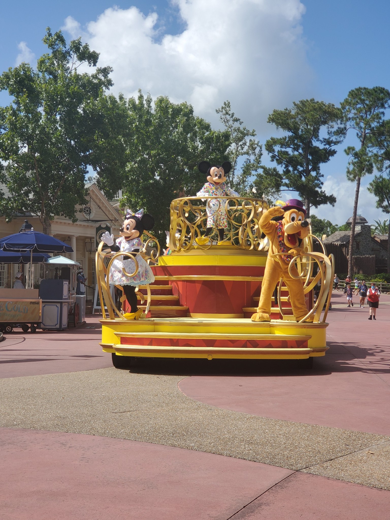 Complete Guide to Magic Kingdom – Kozmo Photos