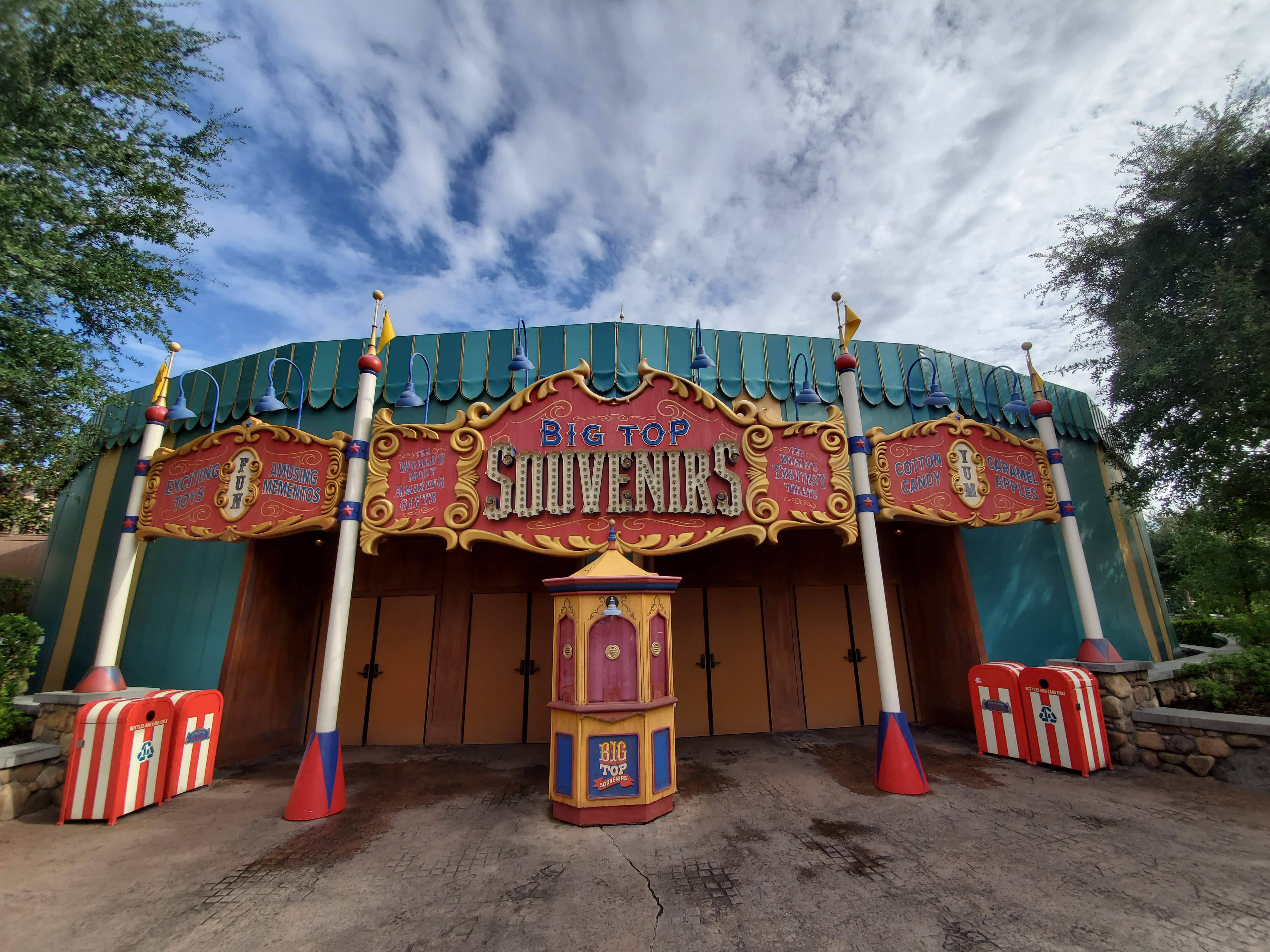 Complete Guide to Magic Kingdom – Kozmo Photos