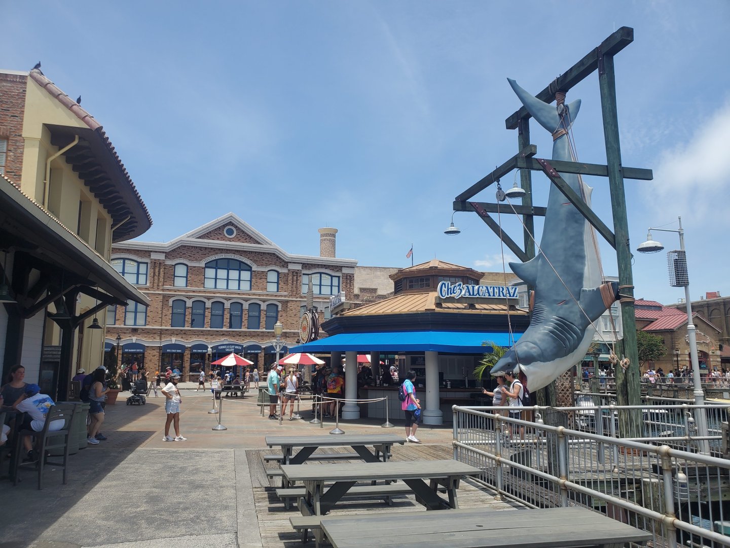 Smoking in the Theme Parks – Kozmo Photos