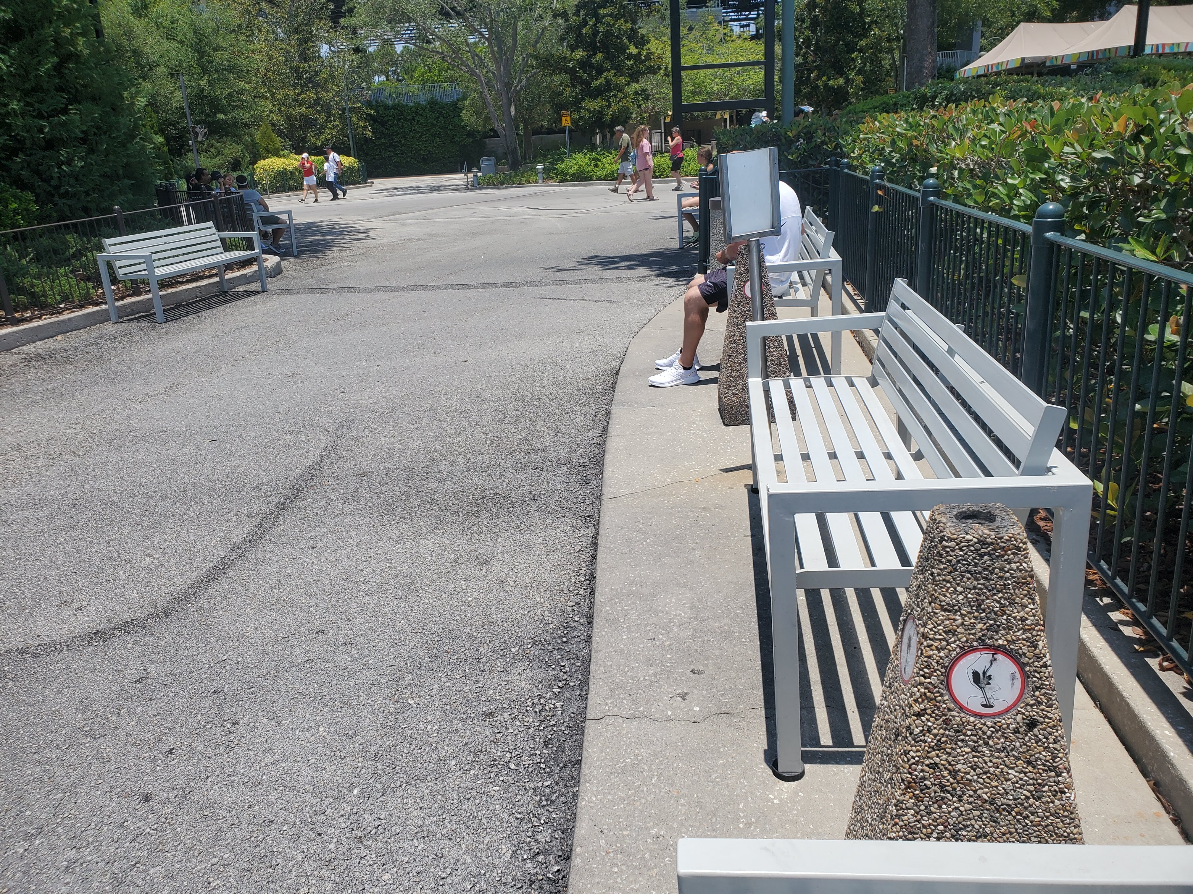 Smoking in the Theme Parks – Kozmo Photos