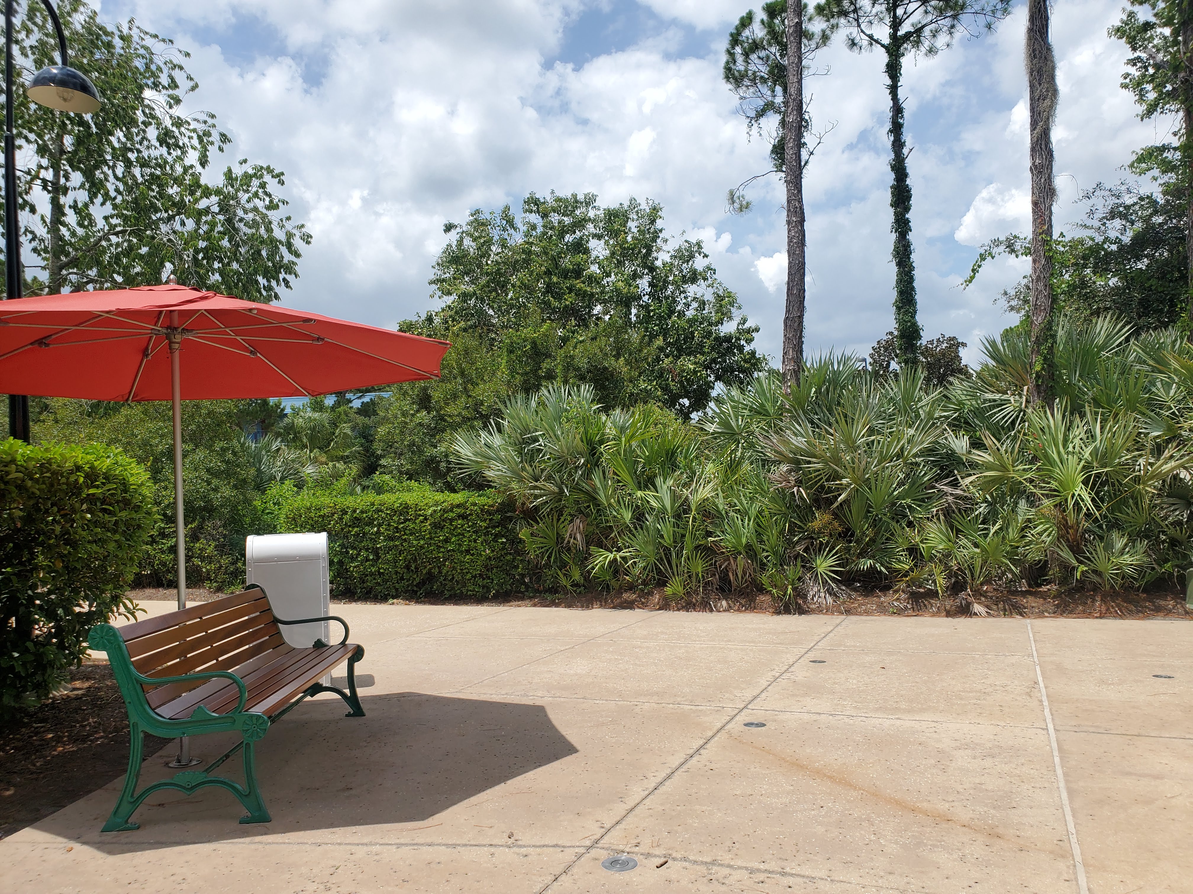 Smoking in the Theme Parks – Kozmo Photos