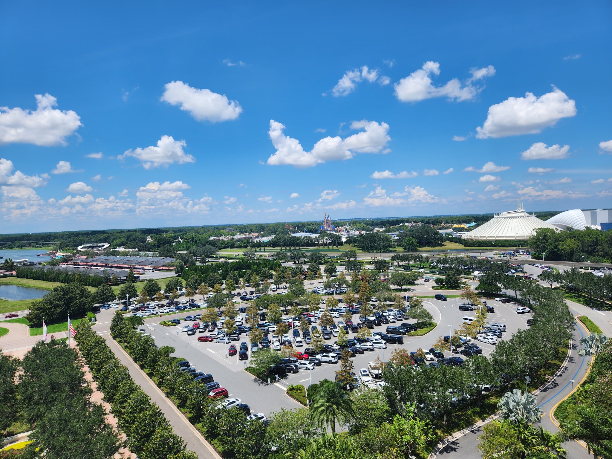 Contemporary Resort Review – Kozmo Photos