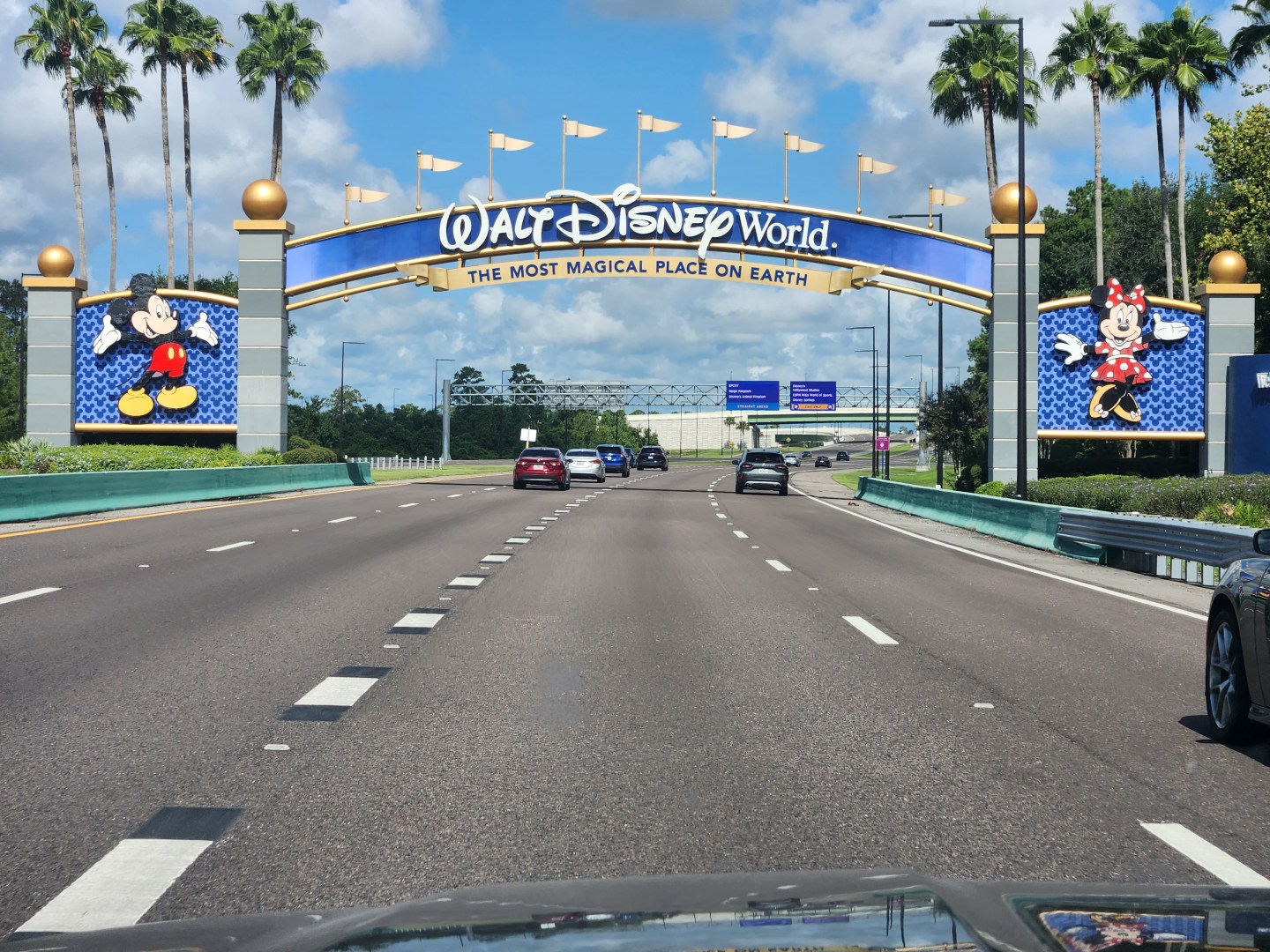 Universal Orlando vs Walt Disney World: Which One is Right for Your ...